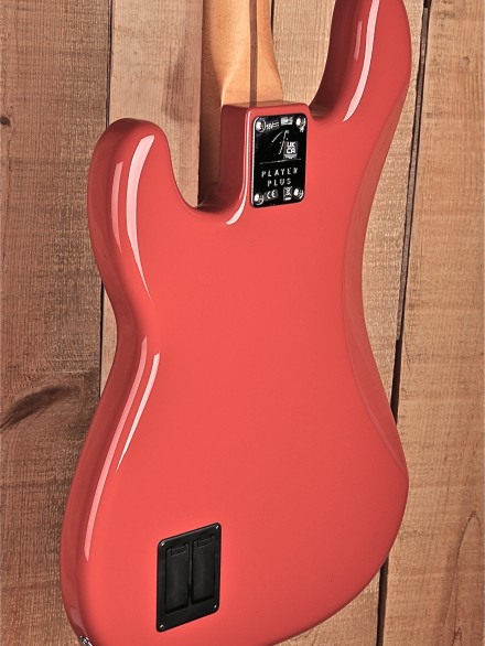 Maple Street Guitars | Bass