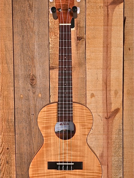 Maple Street Guitars | Ukuleles